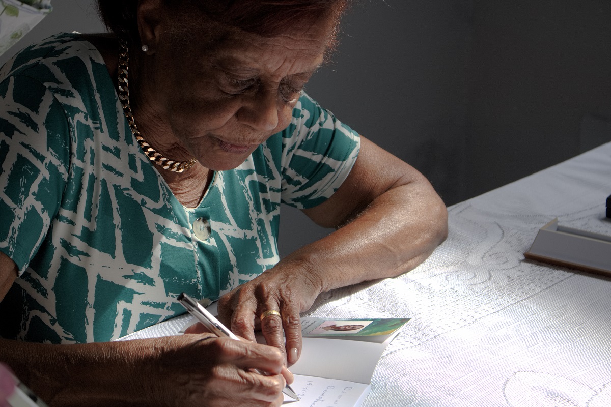 ‘Escrevo sobre coisas que gosto, mas também sobre tristeza’, diz Edméa ...